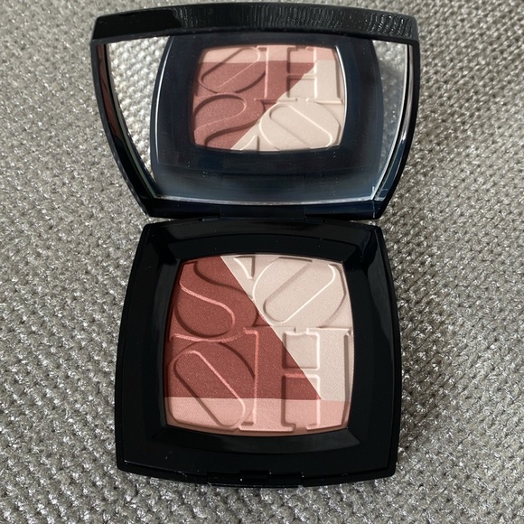 CHANEL | Makeup | Rare Nwot Chanel Limited Edition Soho Powder Compact ...